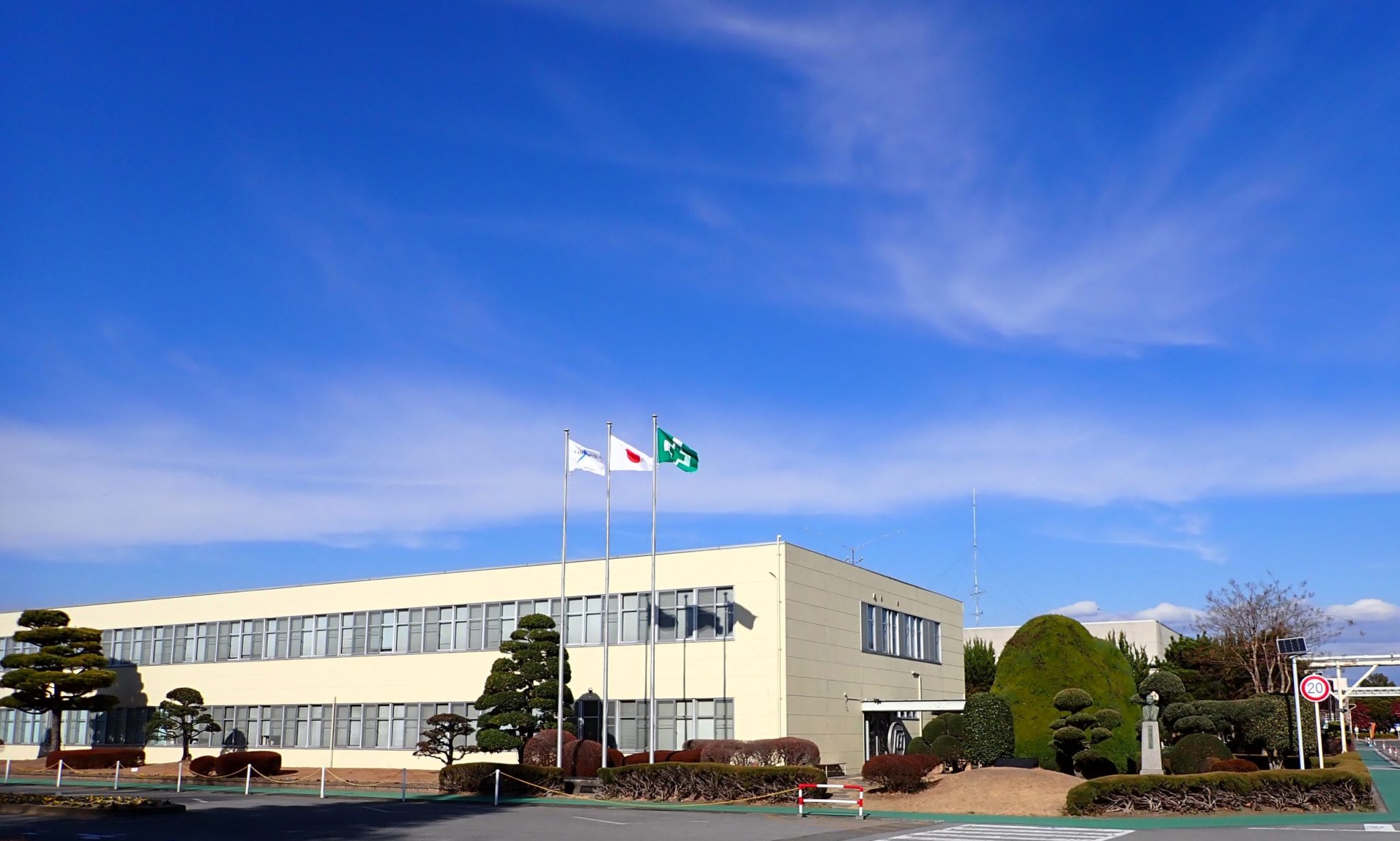 IoTセンサで設備ごとの電力を見える化し、工場の省エネを推進。